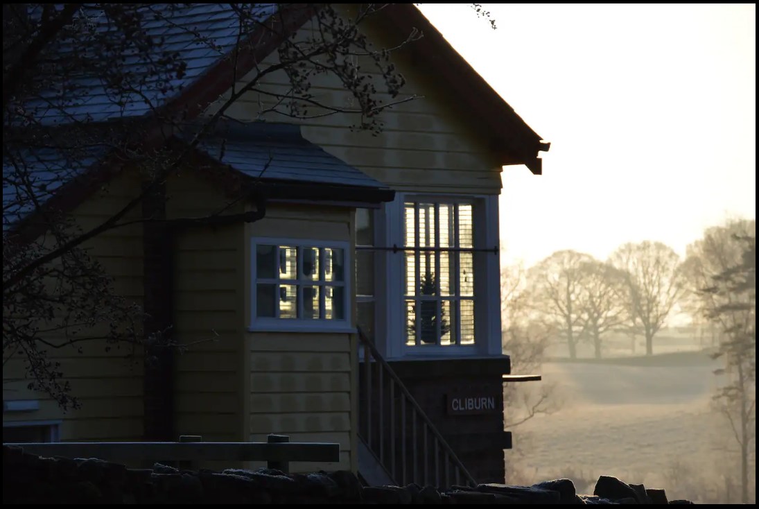 Balado – Lot 10 – Signal Box Design – Guide: £33,000 | Scotslion ...